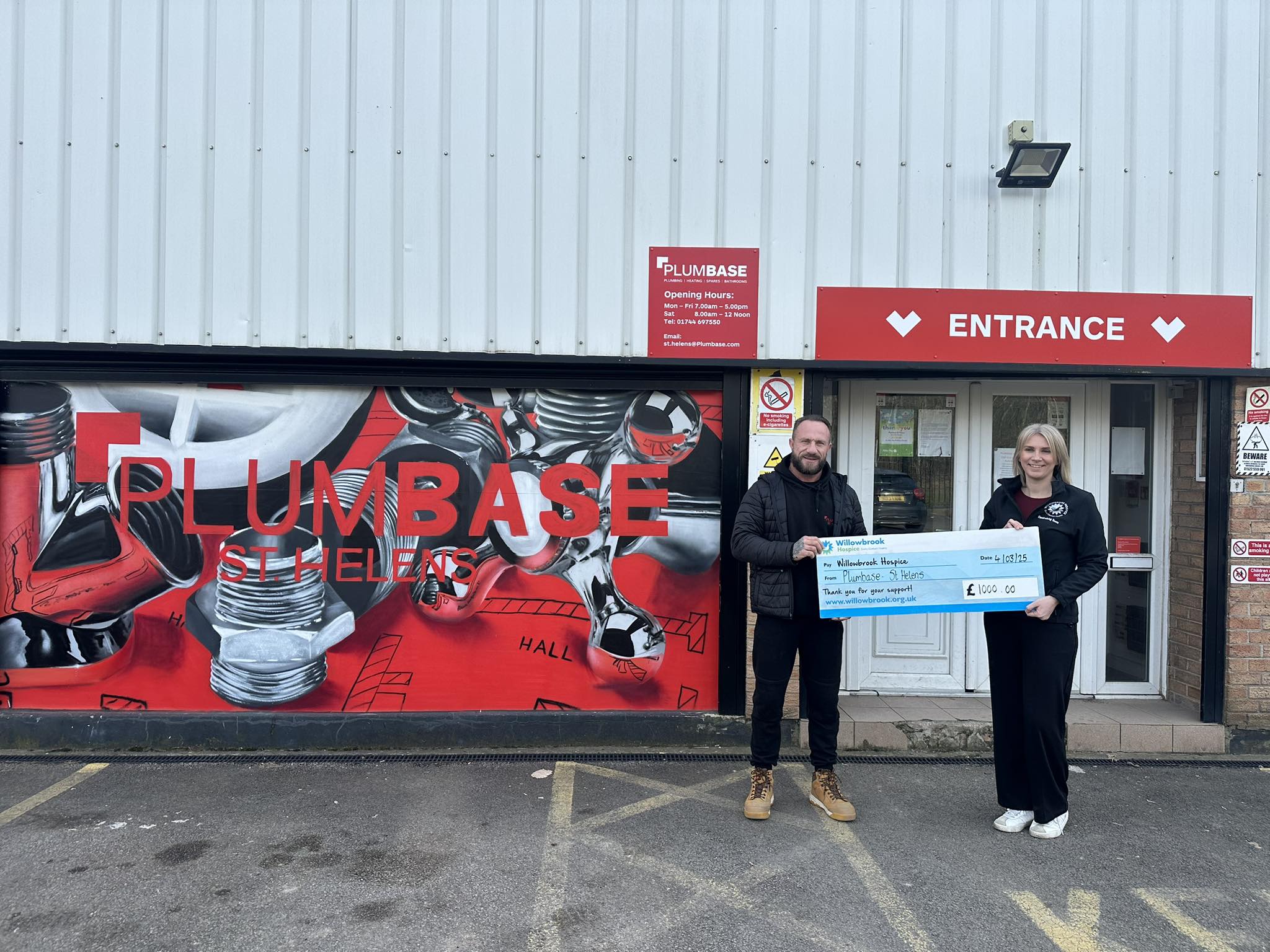 Plumbase donates £1000 to Willowbrook Hospice | Willowbrook Hospice
